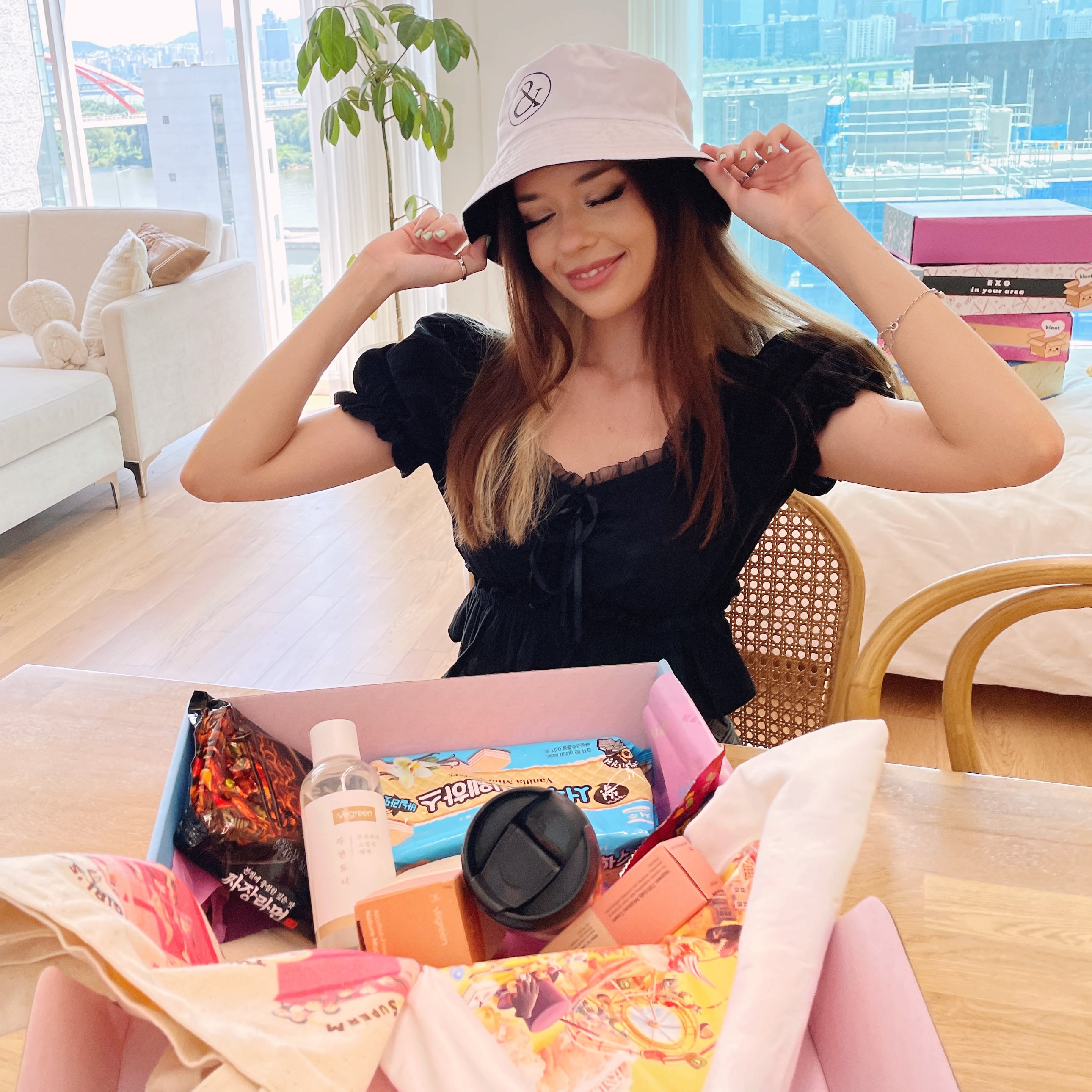 THE KPOPPER KLOOT BOX – Kloot Box